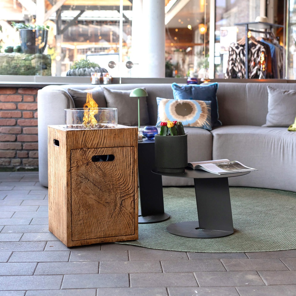 Xaralyn Column 40 wood-look outdoor fireplace